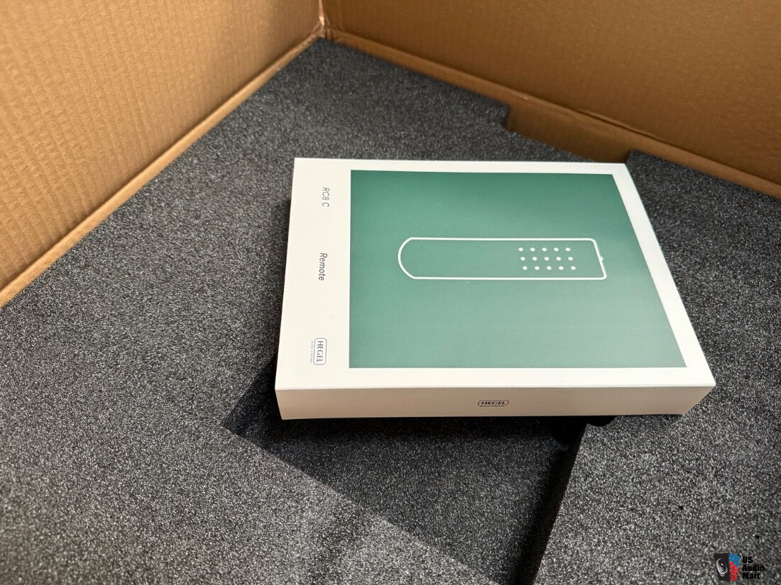 Hegel H-400 opened box Photo #6046583 - US Audio Mart