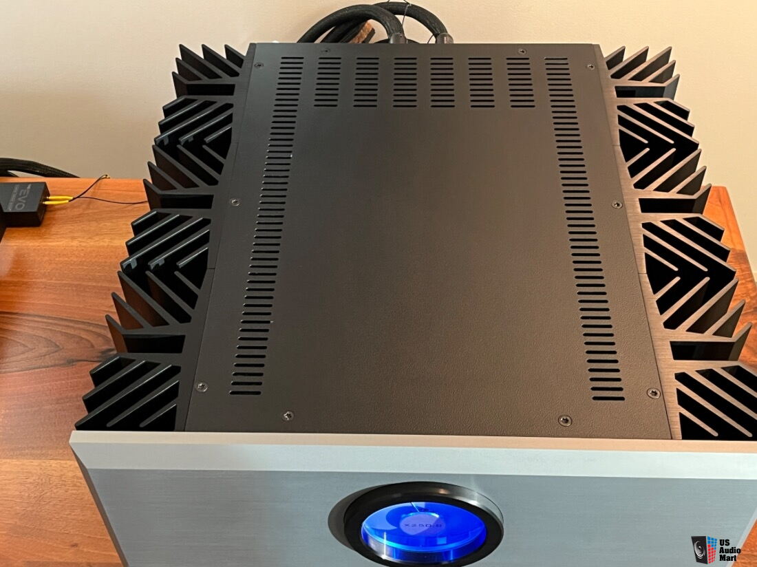 Pass Labs x250.8 Amplifier. Immaculate. About 3 years old Photo ...