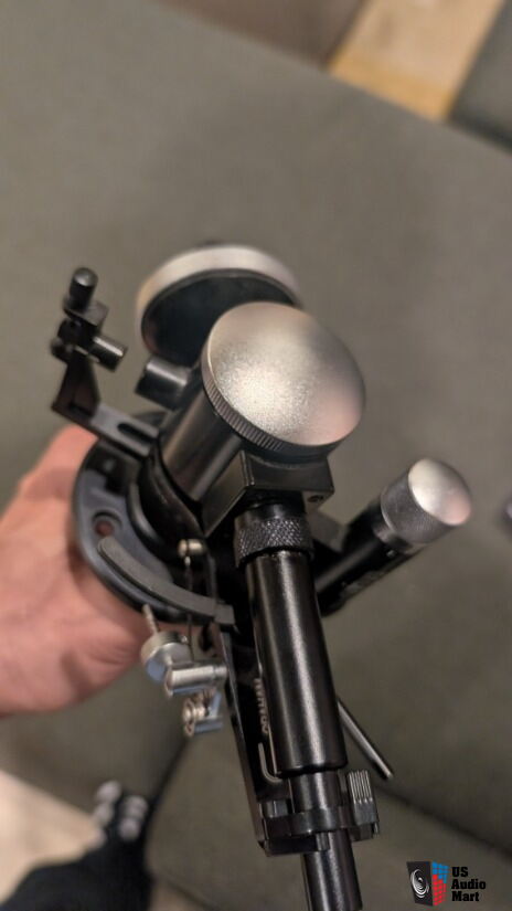 Graham Phantom 2.2 (B44) 9" Tonearm with extra Phantom III Armwand ...