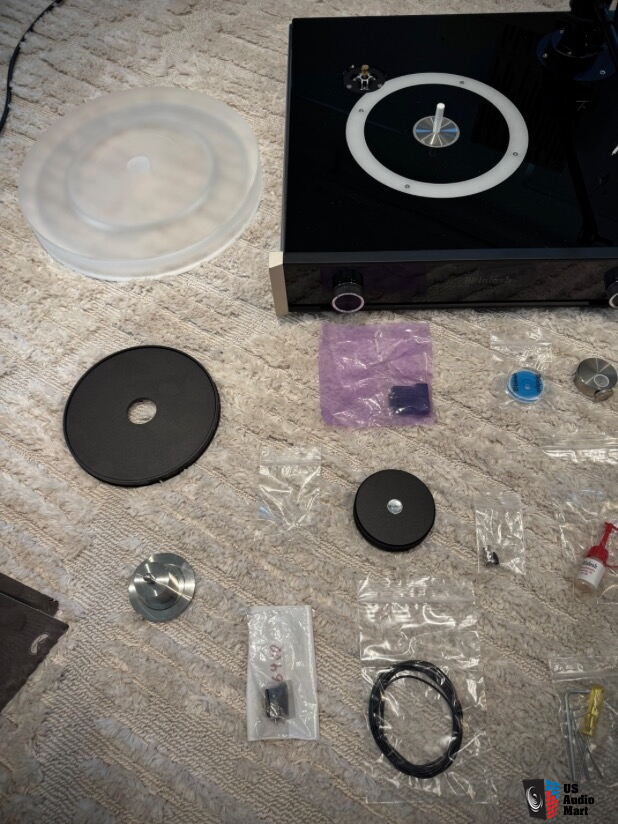 Mcintosh MT5 Precision Turntable Photo #6062498 - US Audio Mart