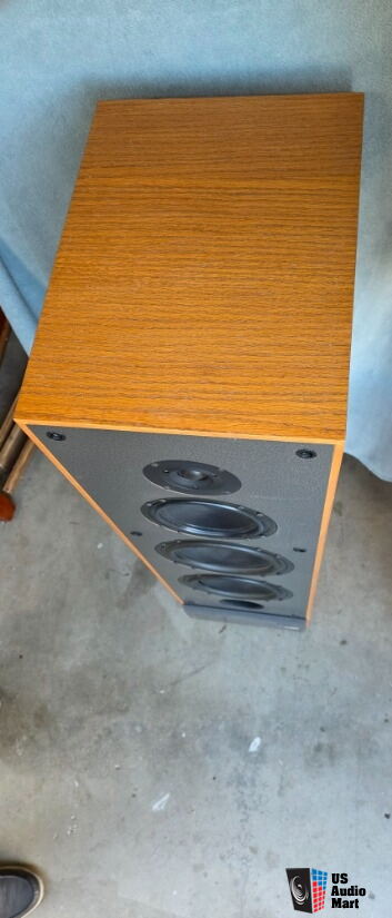 Paradigm Studio Monitor, sequential pair, seriel numbers 100002 and ...