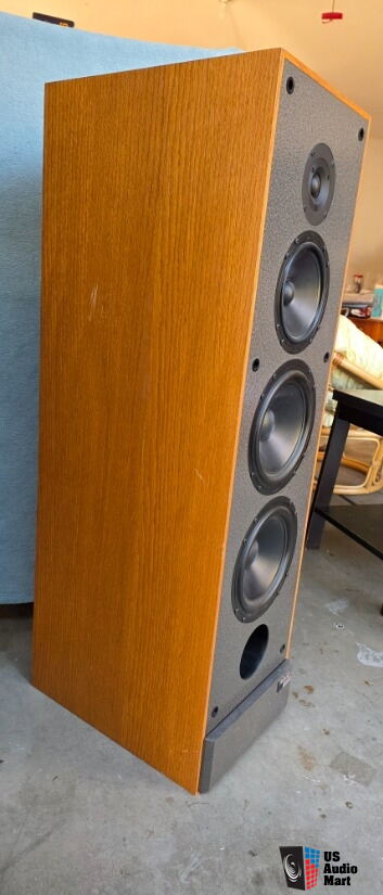 Paradigm Studio Monitor, sequential pair, seriel numbers 100002 and ...
