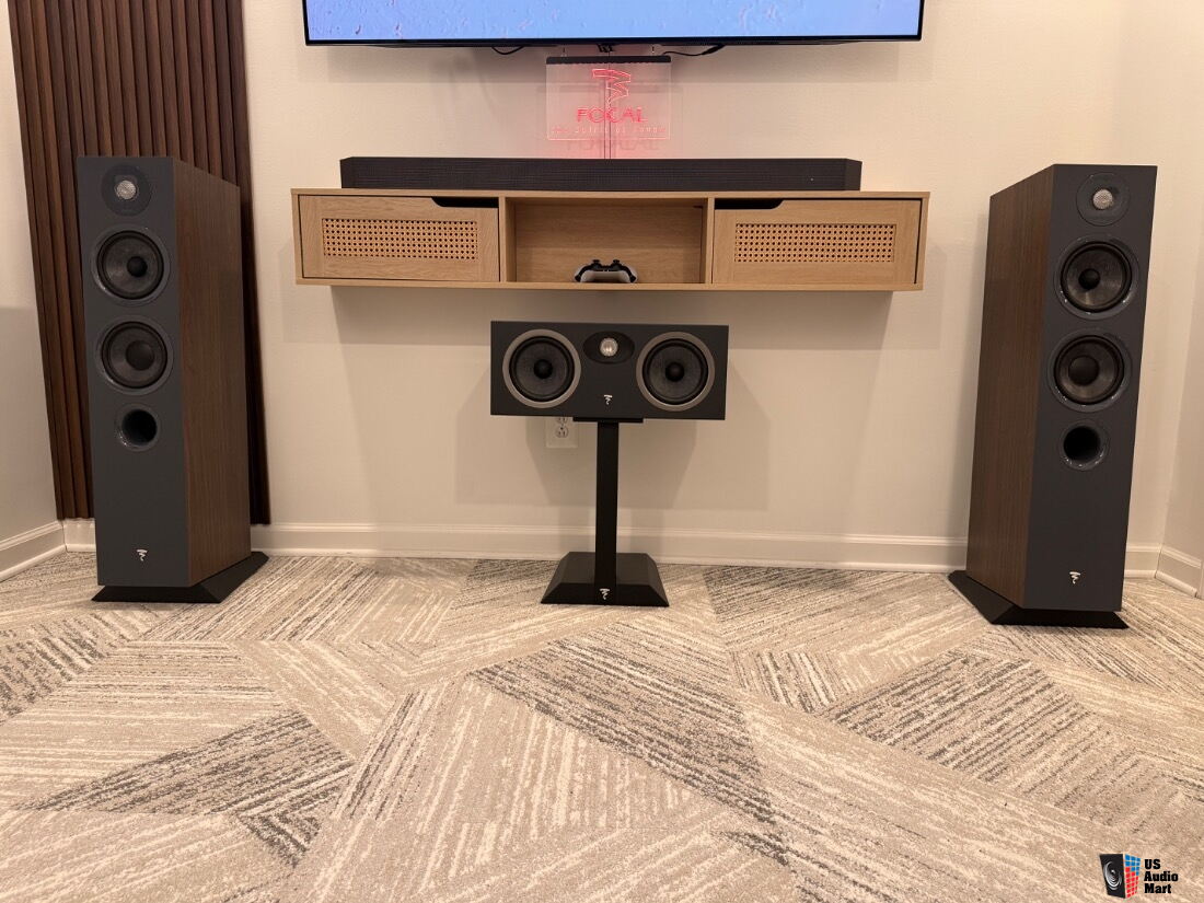Focal Chora 816 & Focal Omada Center with stand Photo #6064179 - US ...