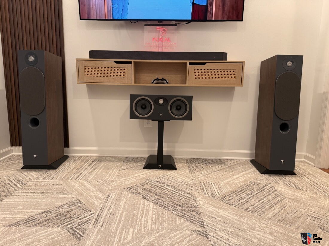 Focal Chora 816 & Focal Omada Center with stand Photo #6064179 - US ...