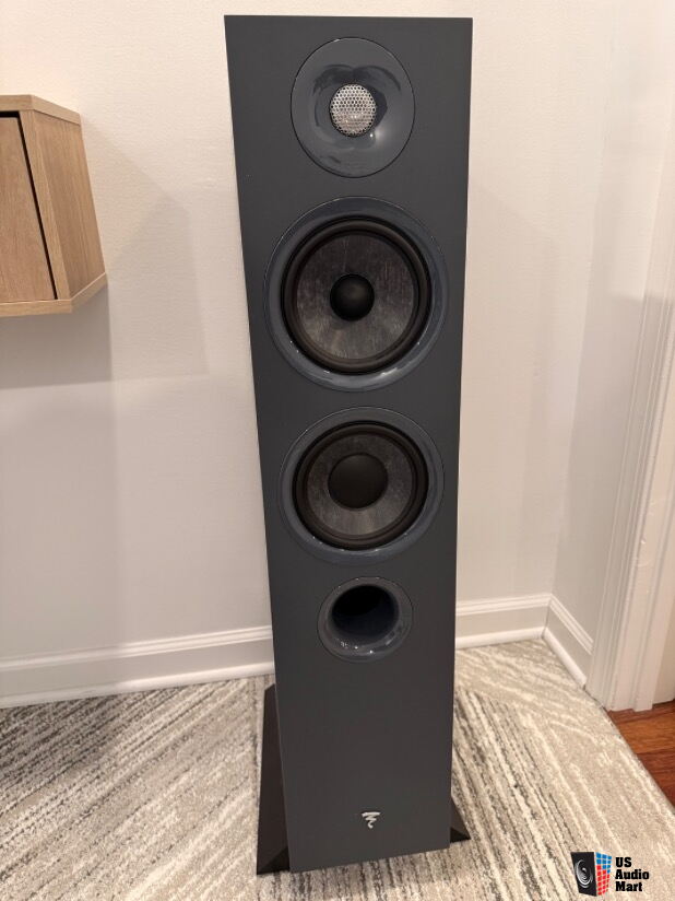 Focal Chora 816 & Focal Omada Center with stand Photo #6064179 - US ...