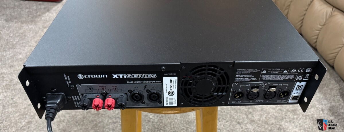Crown XTi 2002 Professional Amplifier. 800 Watts Per Channel. Class A/B ...