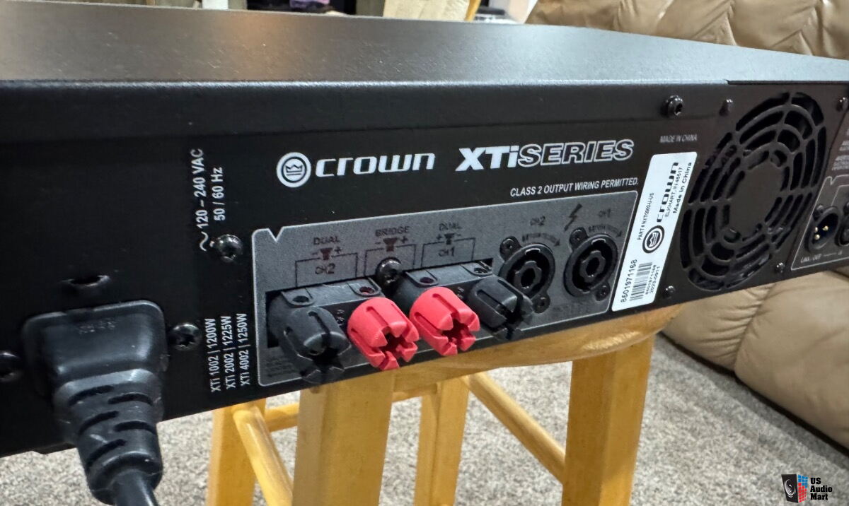 Crown XTi 2002 Professional Amplifier. 800 Watts Per Channel. Class A/B ...