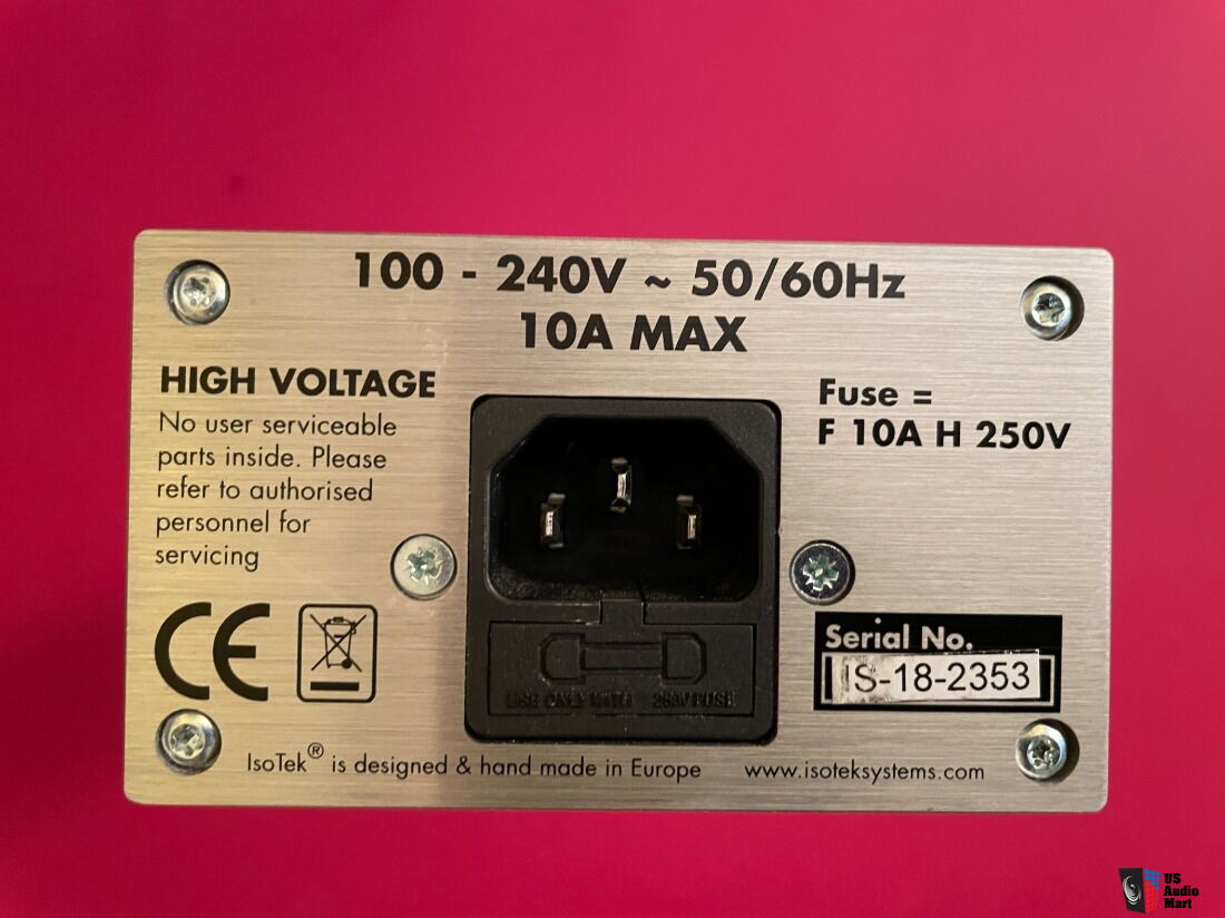 IsoTek Sirius EVO3 Power Conditioner with Initium EVO3 Cable Photo ...
