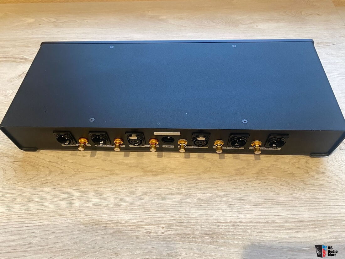 Apogee Acoustics DAX Active Crossover for Studio Grand / Mini Grand ...
