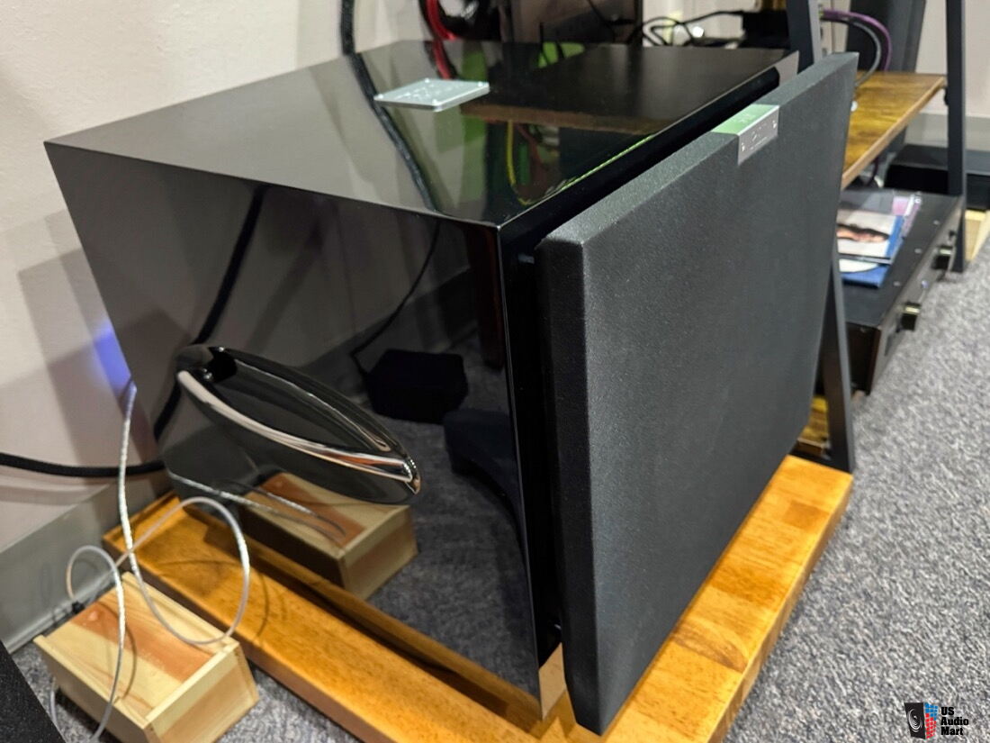 REL S510 (S/510) Subwoofer - Black Photo #6068463 - US Audio Mart