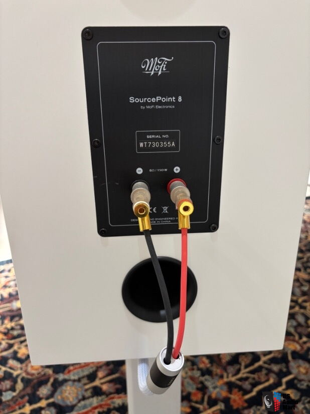 MoFi SourcePoint 8 in white, matching Kanto stands. MINT condition ...