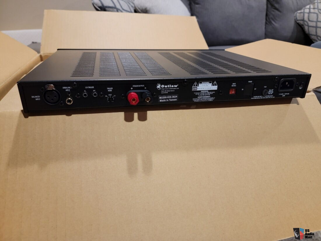 2x Outlaw Audio Model 2200 Monoblock Amplifiers - Flawless Condition ...