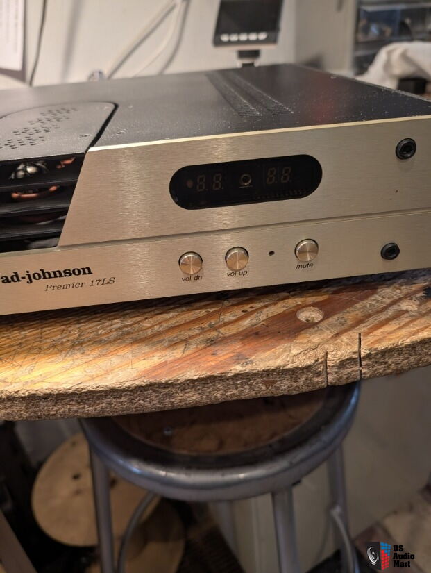 Conrad Johnson Premier 17LS Preamp Photo #6077190 - US Audio Mart