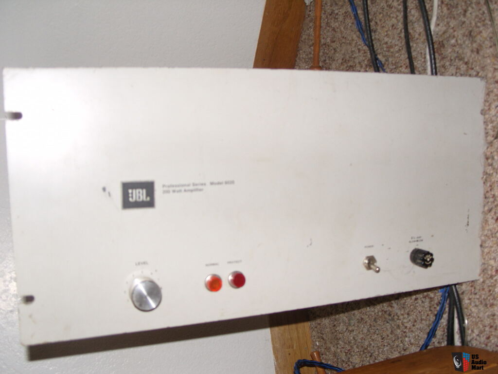 2 x JBL 6020 Power Amps 200 WPC. One amp needs service Photo #609753 ...