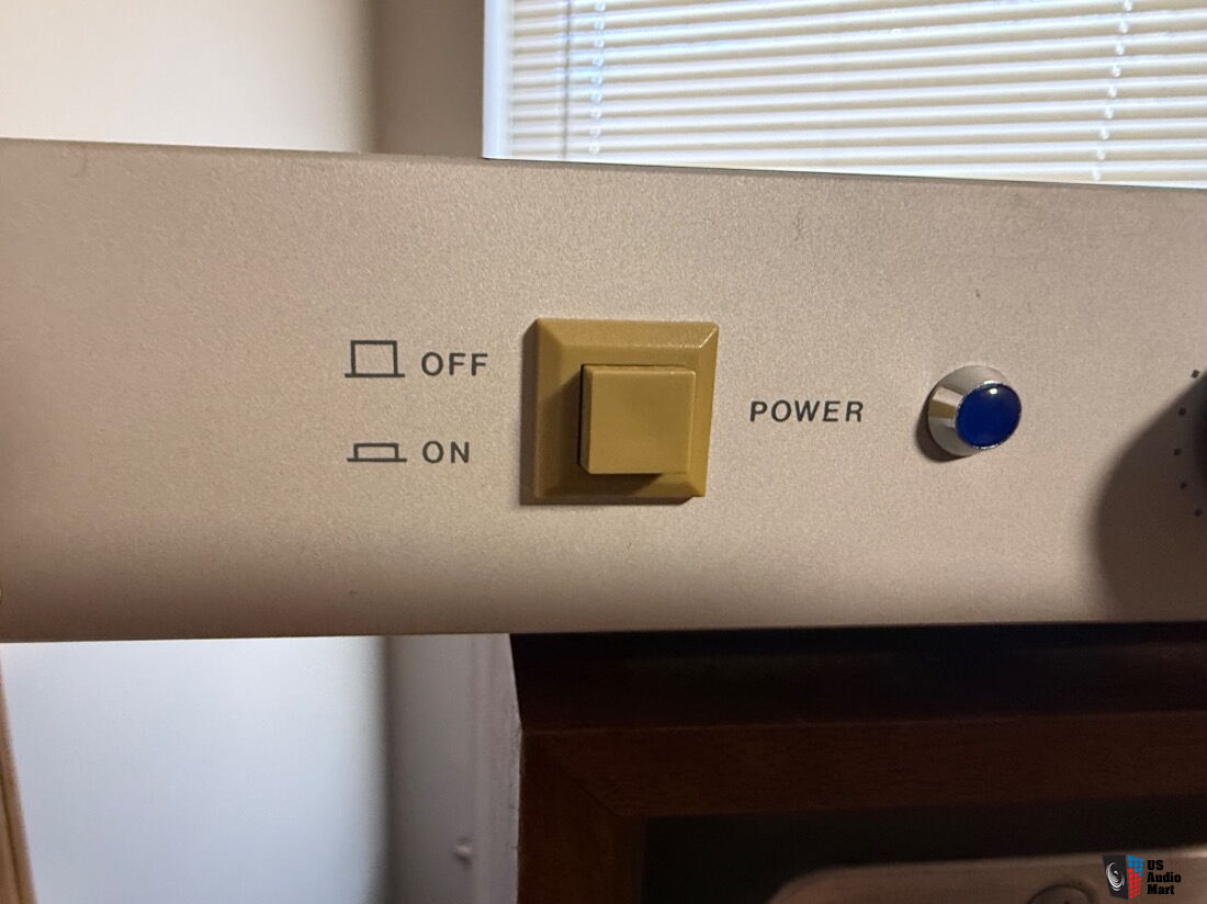 TRADES Perreaux SA3 dual mono pre amp Photo #6098252 - US Audio Mart