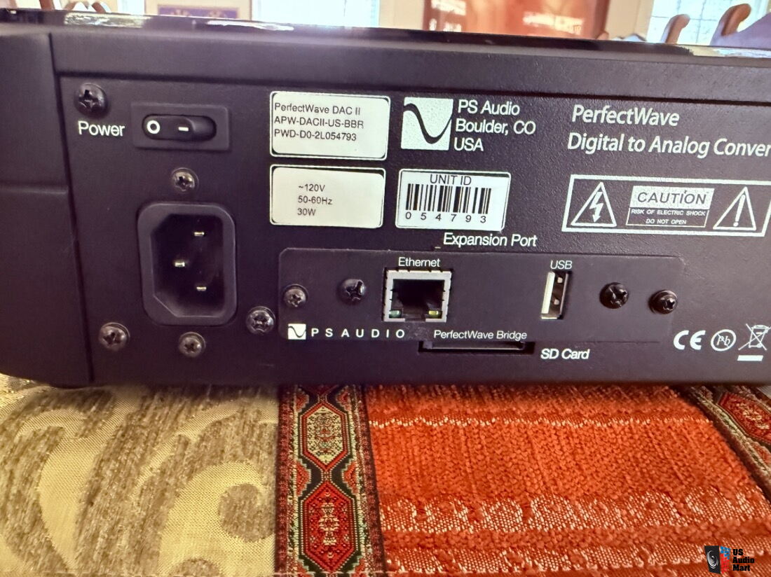 PS Audio Black PerfectWave DirectStream DAC w/ Bridge II (installed at ...