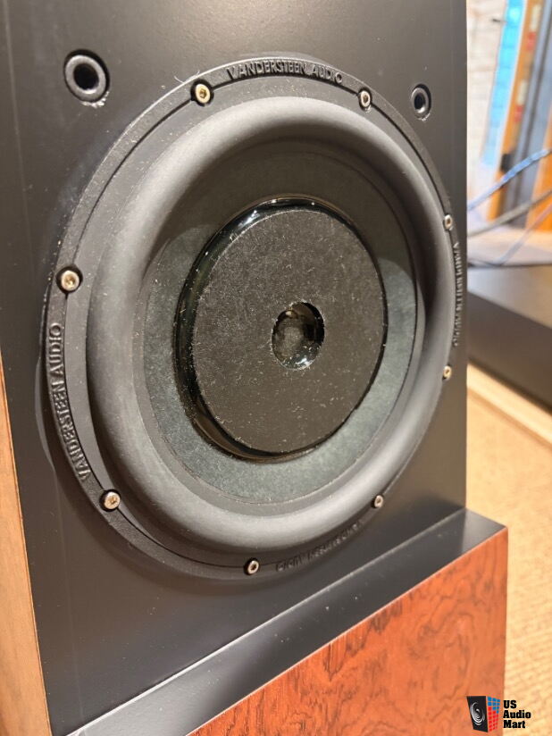Vandersteen Treo CT in beautiful Kewazinga Finish - Excellent Photo ...
