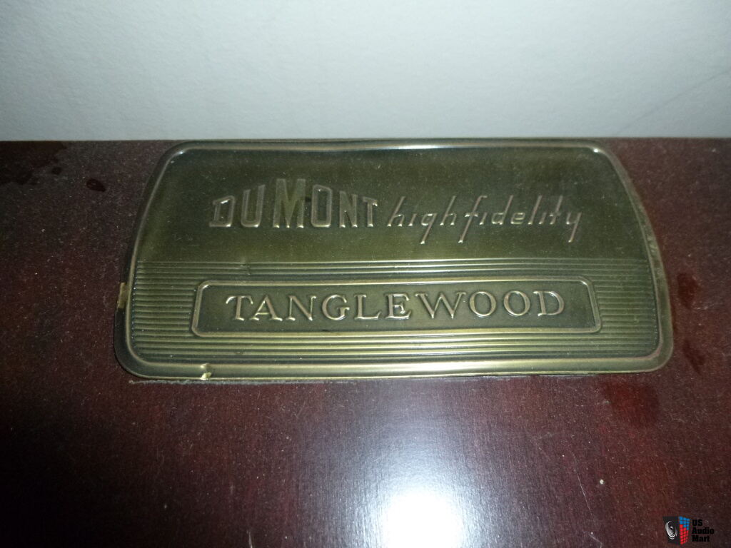 DuMONT TANGLEWOOD AM/FM PHONO CONSOLE Photo #612737 - US Audio Mart
