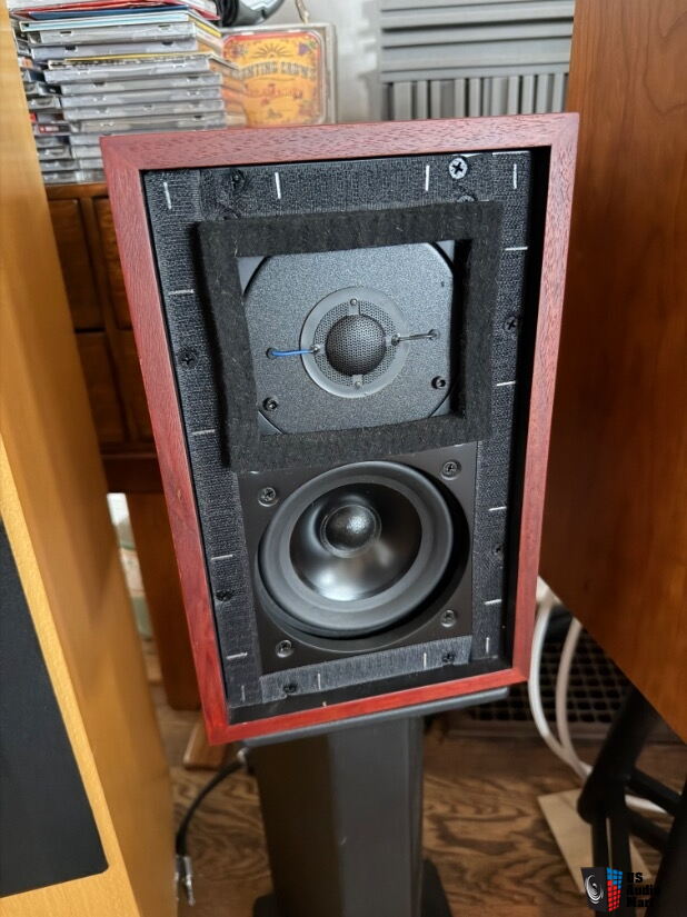 Excellent pair of LS 3/5 A speakers by Mistral an ADS speaker company ...