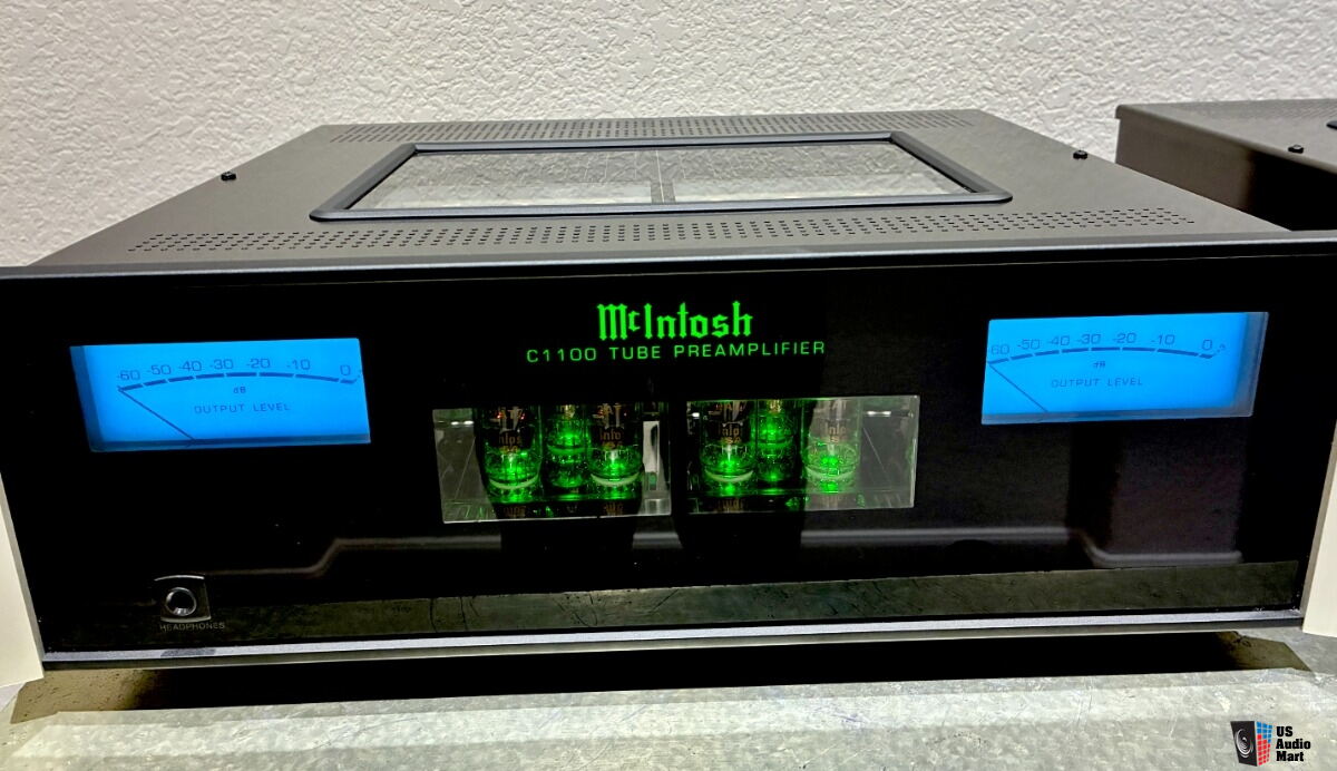 Mcintosh C1100 and D1100 Photo #6148210 - US Audio Mart