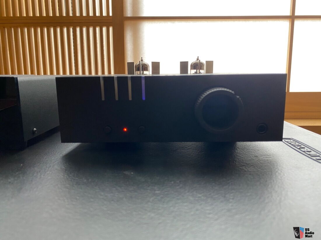 Pathos Aurium Hybrid Headphone Amplifier + SBooster LPS (Excellent ...