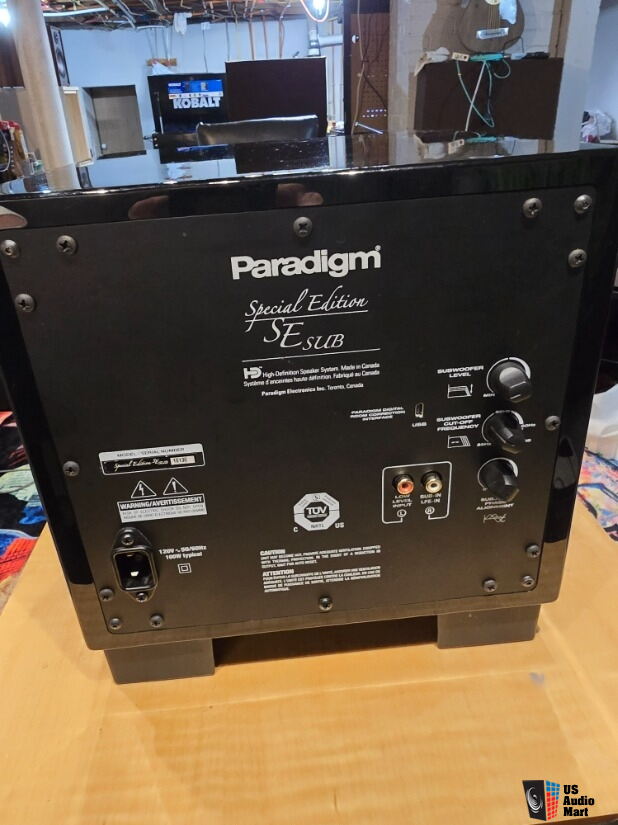 Paradigm Signature SE Subwoofer in Piano Black Photo #6165357 - US ...