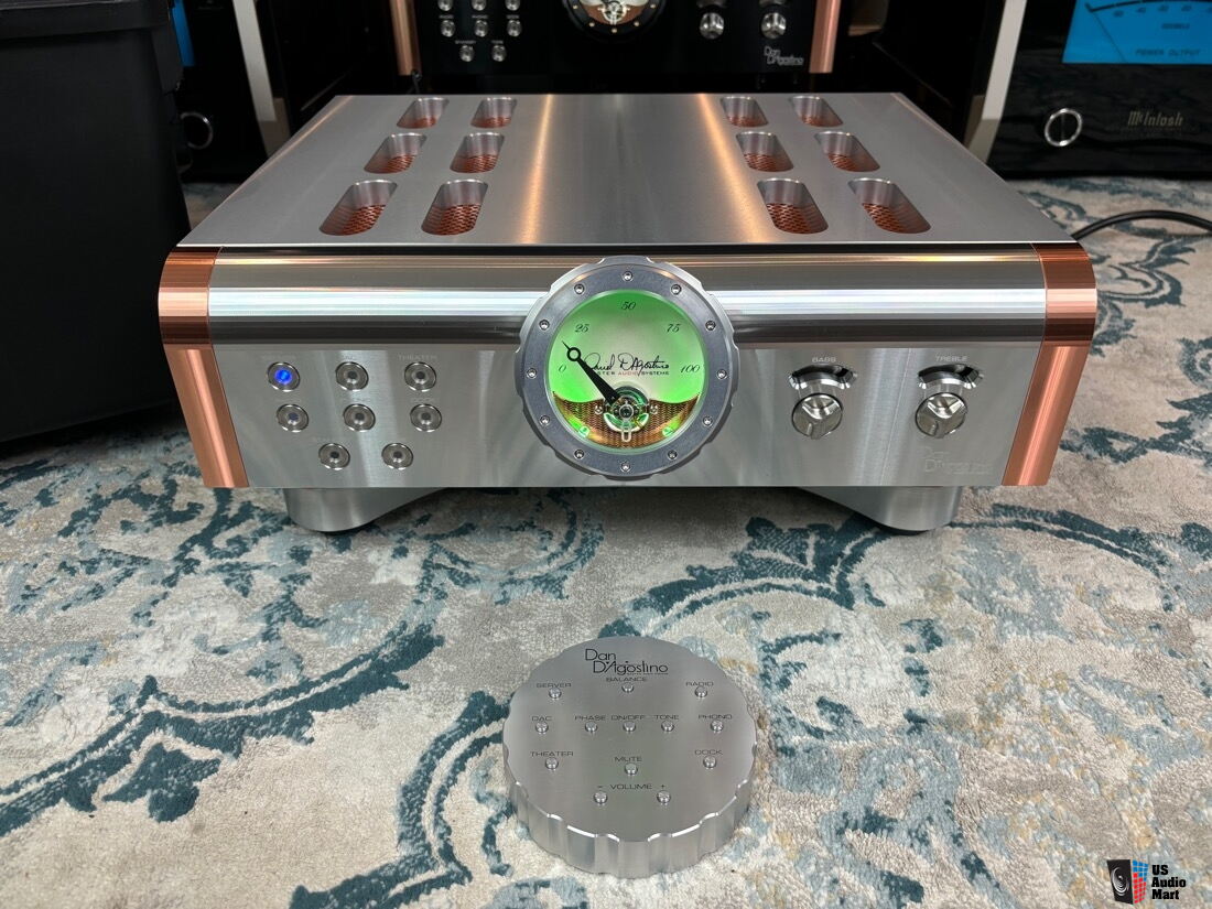 Dan D'Agostino Momentum HD Stereo Preamplifier - Excellent Photo ...