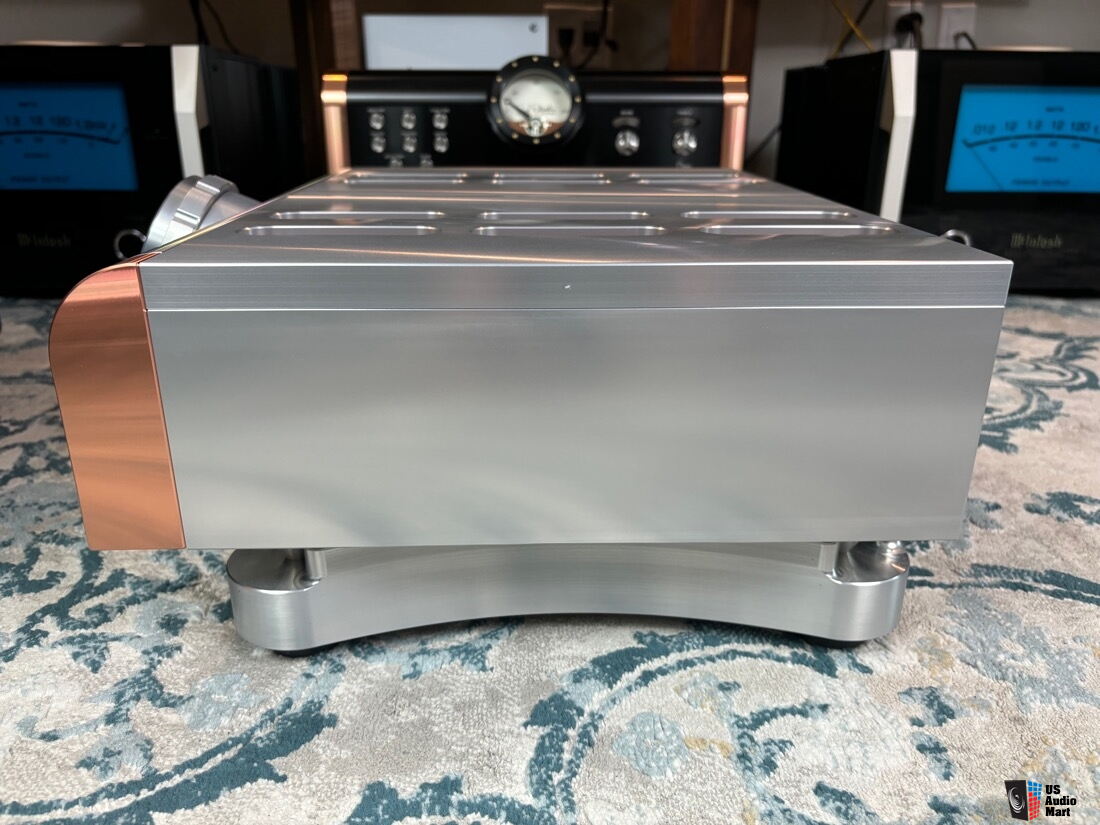 Dan D'Agostino Momentum HD Stereo Preamplifier - Excellent Photo ...