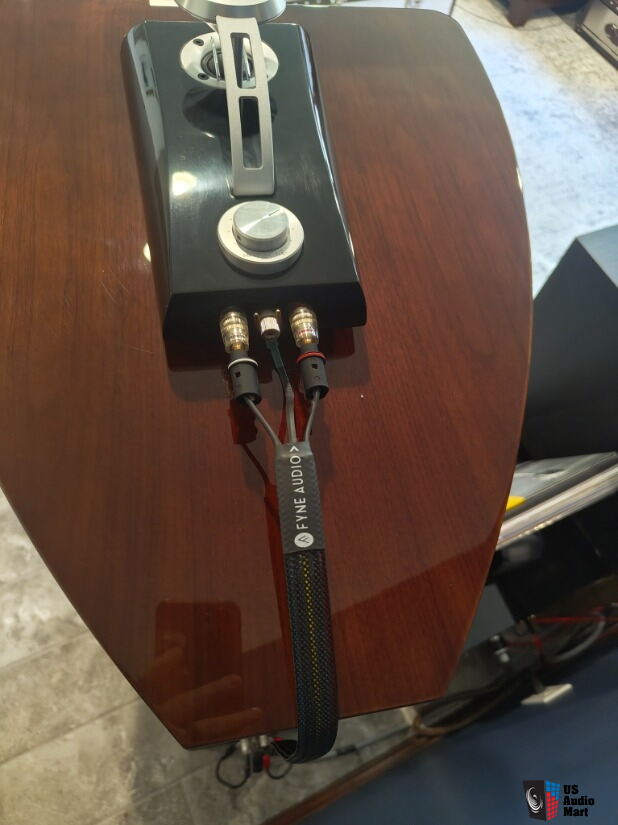 Fyne F704 & SuperTrax (SC1 Cables included) Photo #6202961 - US Audio Mart