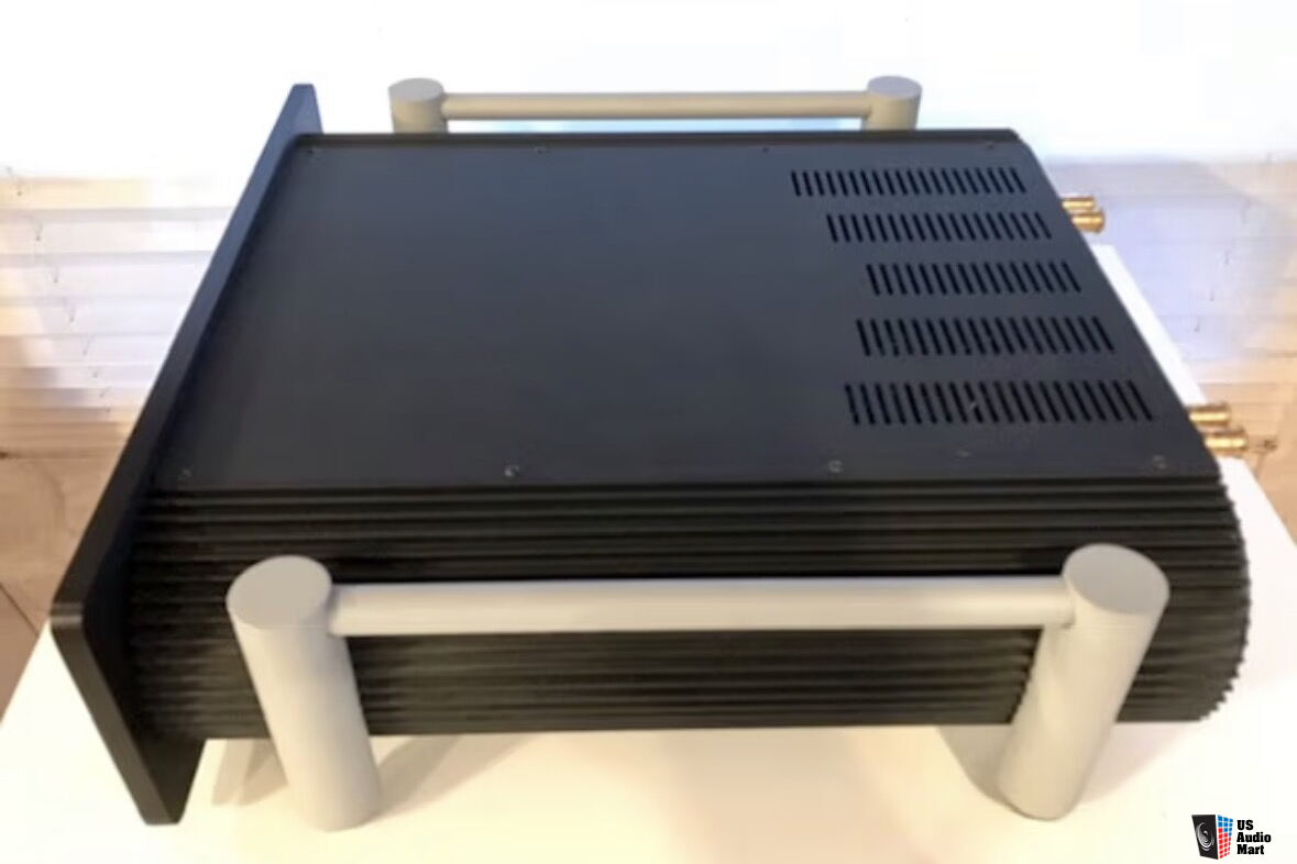 Simaudio Moon W-5 Dual-Mono 190 wpc award winning power amplifier. Rare ...
