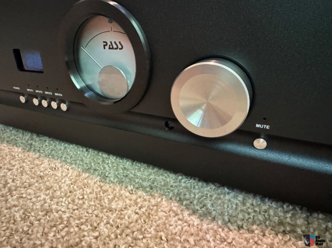 Pass Labs INT-60 Integrated Amplifier—Price Reduction Photo #6281206 ...
