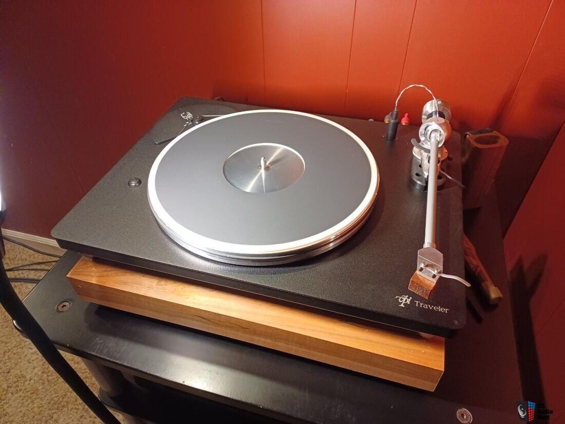 VPI Traveler 2 Turntable with Ortofon 2M Red Cartridge and Gingko Audio ...
