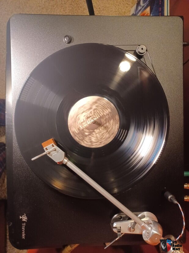 VPI Traveler 2 Turntable with Ortofon 2M Red Cartridge and Gingko Audio ...