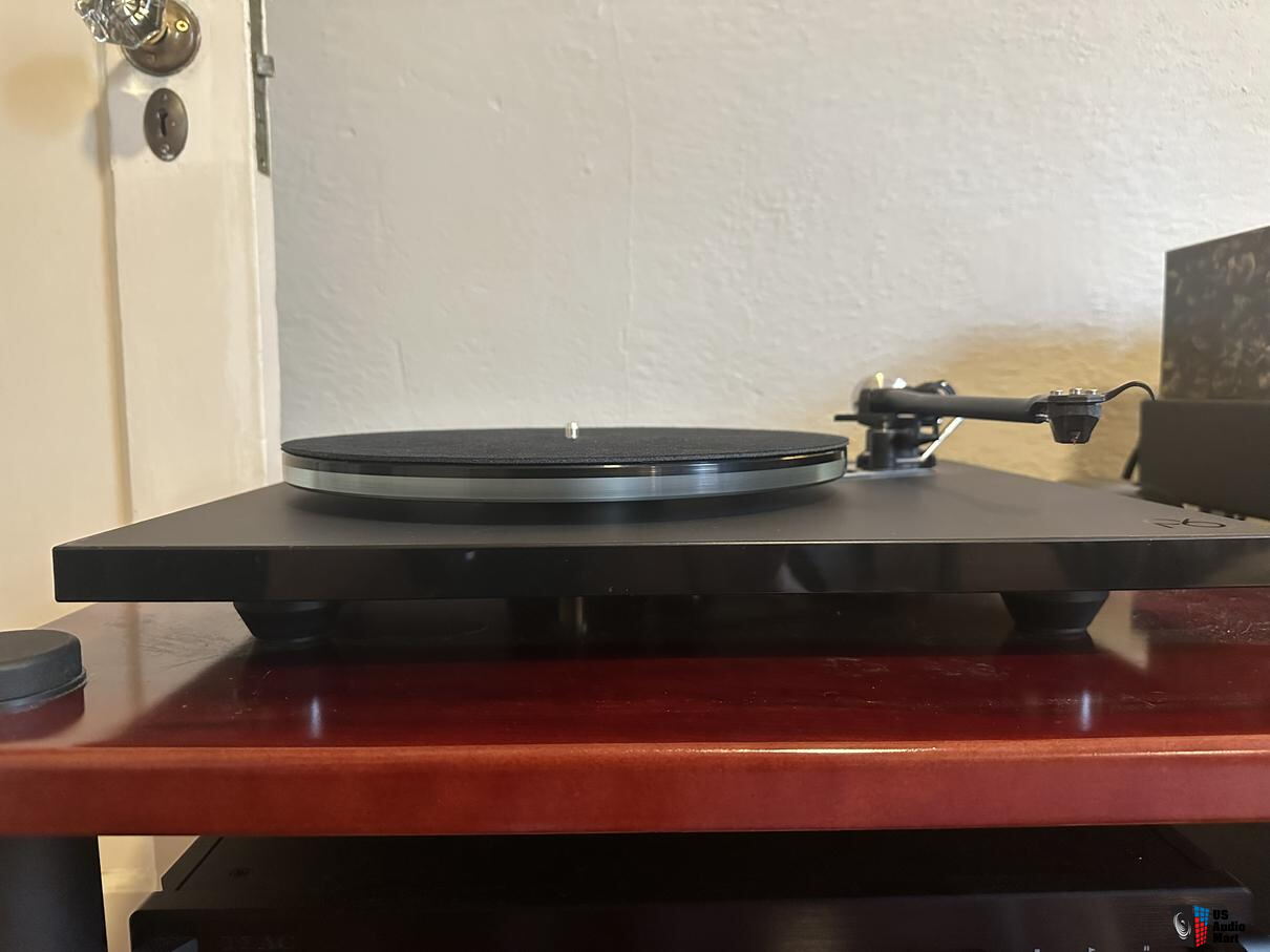 Rega Planar 6 Turntable w/ ND7 cartridge and Neo Power Supply Photo ...