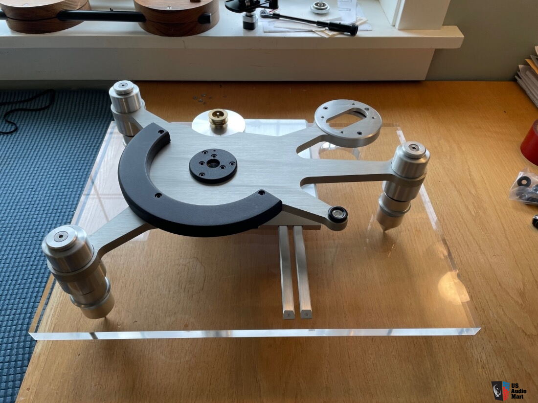 Oracle Delphi MKV turntable Photo #6306006 - Canuck Audio Mart