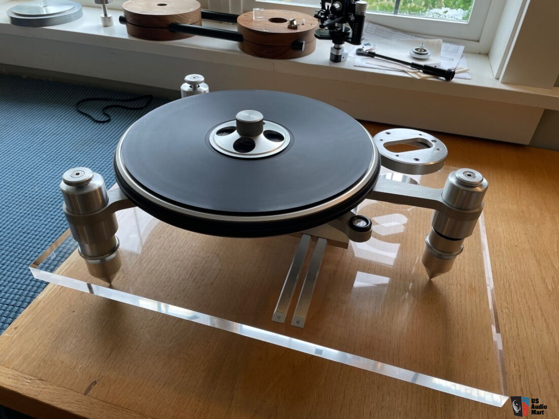 Oracle Delphi MKV turntable Photo #6306006 - Canuck Audio Mart