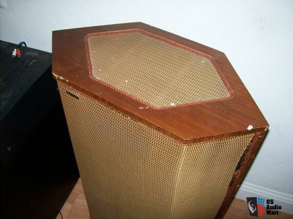 WHARFEDALE Model W4 SPEAKERS Photo #678013 - US Audio Mart