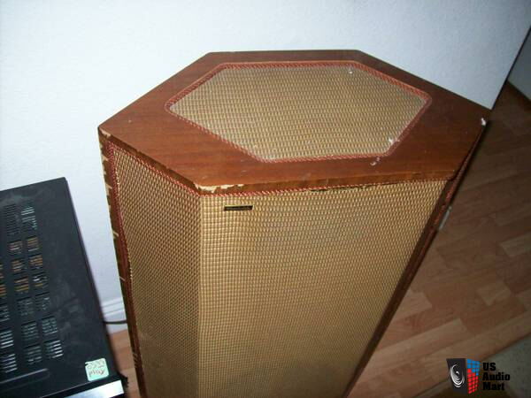 WHARFEDALE Model W4 SPEAKERS Photo #678013 - US Audio Mart
