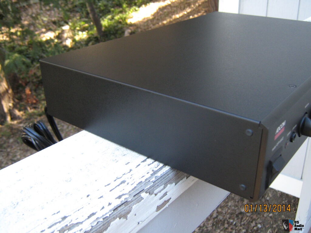 Adcom GFP-555II Preamp In Excellent Shape Photo #682636 - US Audio Mart