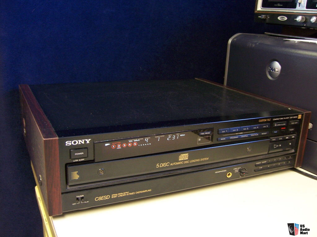 High Resolution CD Player - Built-in Preamplifier - CD Transport (Sony ...