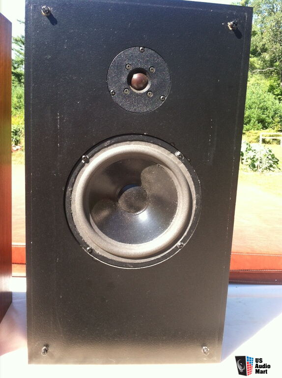 Vintage Snell JII 2 way speakers in walnut Photo #811958 - UK Audio Mart