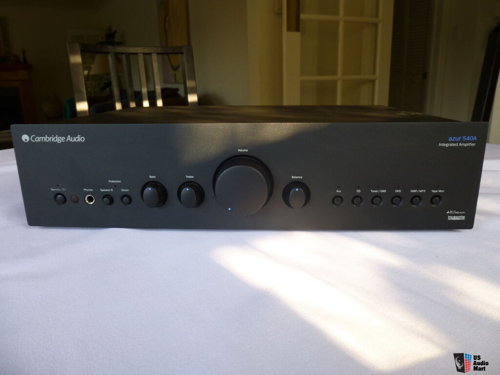 Cambridge Audio 540A V2 remote controlled integrated amplifier Photo ...