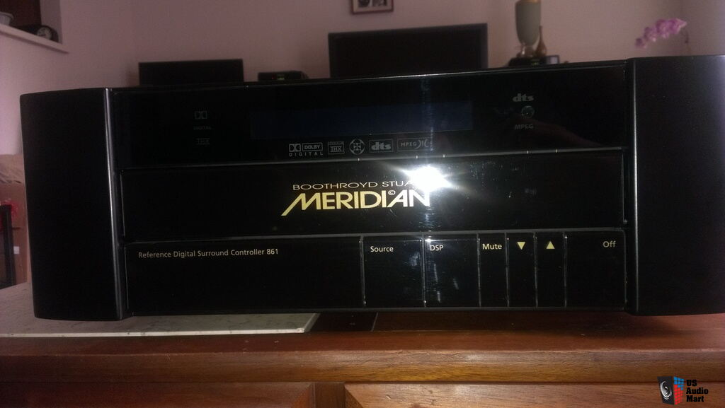 Meridian 861 Version 2 Reference Digital Surround Controller Photo ...