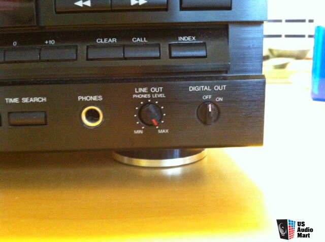 Denon DCD 1560 Single CD player Photo #837945 - US Audio Mart