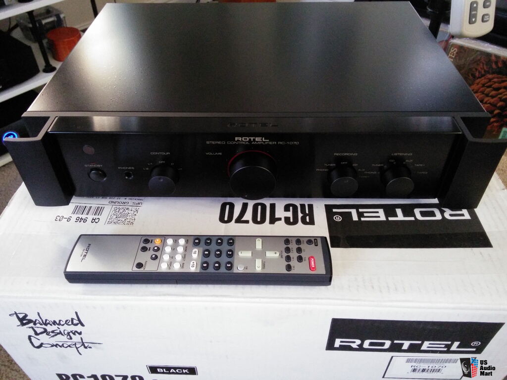 Rotel RC1070 preamplifier with mm phono stage Photo #874587 - UK Audio Mart