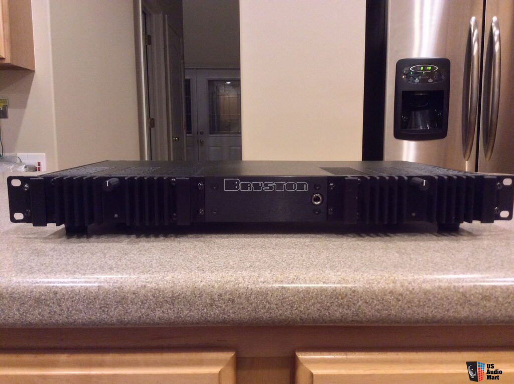 Bryston 2B LP Pro Late Model w/detachable power cord and 12v remote ...