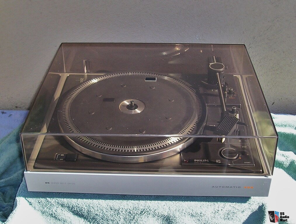 Philips GA-406 turntable in great condition-W/GP-400 cartridge and two ...