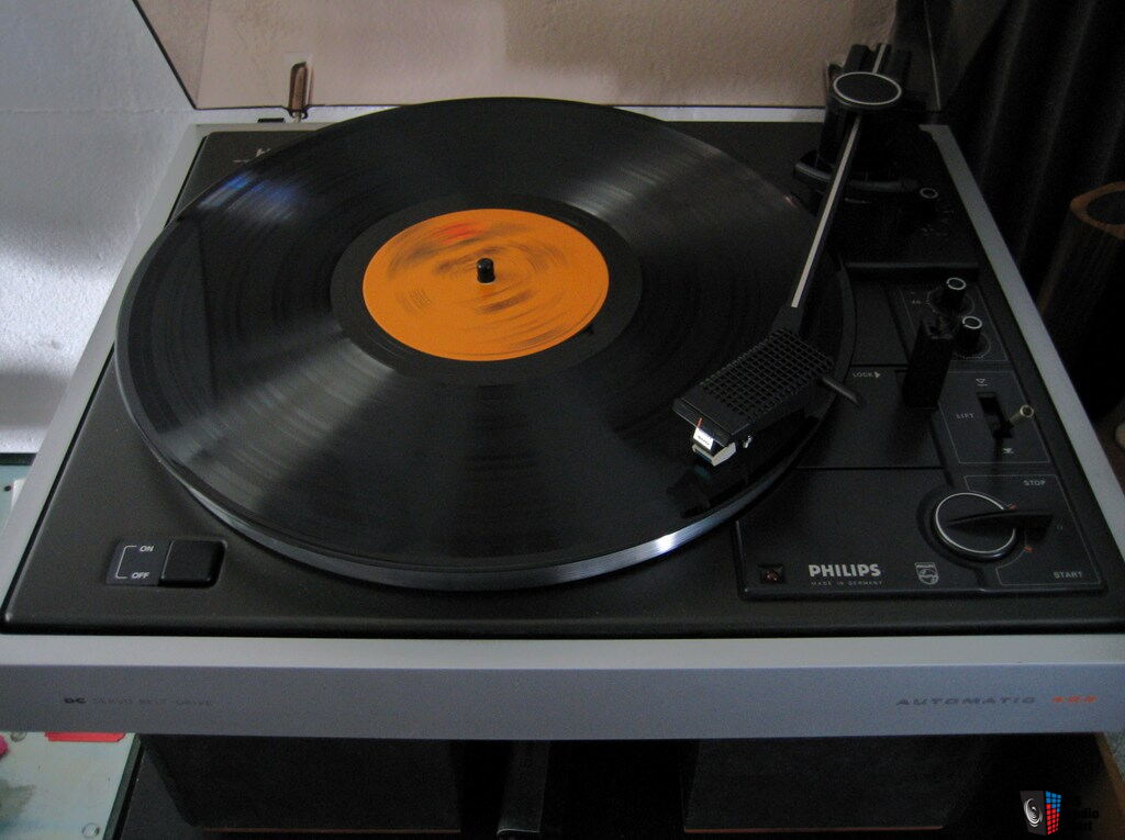 Philips GA-406 turntable in great condition-W/GP-400 cartridge and two ...