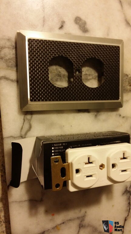 Oyaide R0 outlet & WPC-Z plate For Sale - US Audio Mart