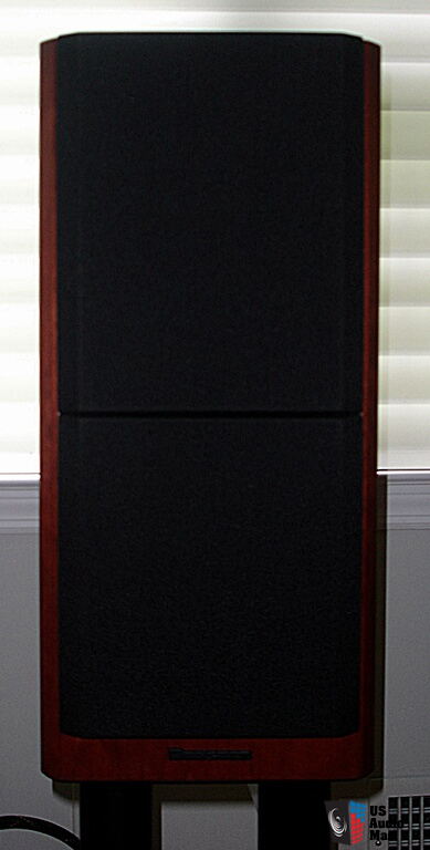 Bryston Mini-T in Boston Cherry with dedicated Bryston Stands as new ...
